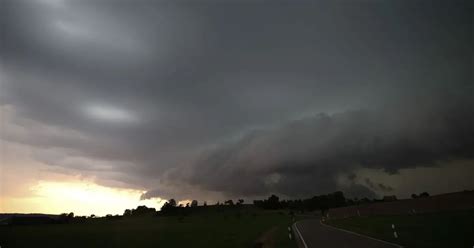 Gewitter mit Hagel und Starkregen möglich Baden Württemberg Pforzheimer Zeitung