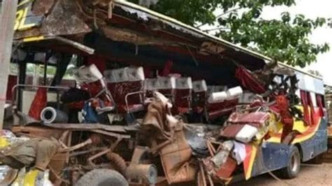 Accidente De Autobús Dejó Al Menos 21 Muertos En Kenia Abc Noticias