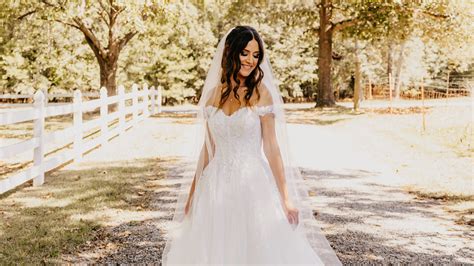 Simple Off The Shoulder Wedding Dresses Dresses Images 2025