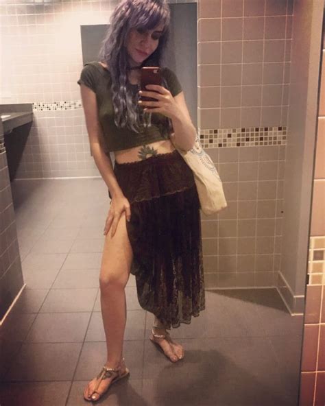 Elissa Dowlings Feet