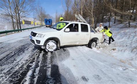 以雪为令！张家口交警雪天执勤保畅通，守护群众平安路澎湃号·政务澎湃新闻 The Paper