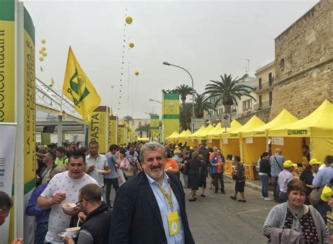 Bari Al Villaggio Coldiretti La Firma Dell Accordo Sul Latte Tutto