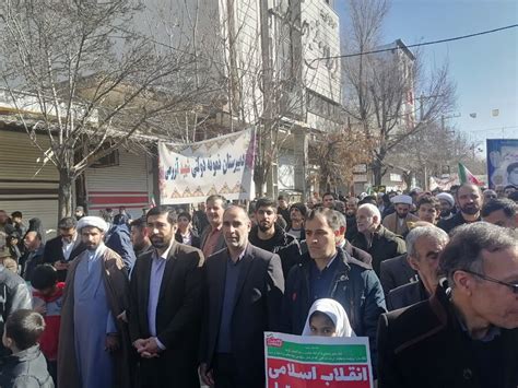 اسدآبادحضور خانواده بهزیستی در راهپیمایی پرشکوه ۲۲ بهمن سازمان بهزیستی