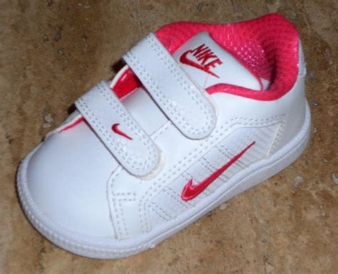 Nike Court Tradition 2 Plus Infant Girls Leather Velcro Trainers Uk