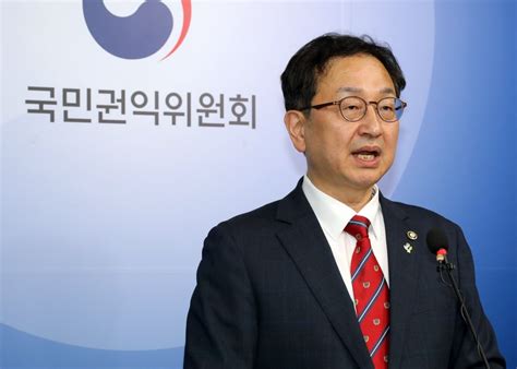 조국 분노 내 딸 장학금 유죄인데김건희 명품 수수 종결