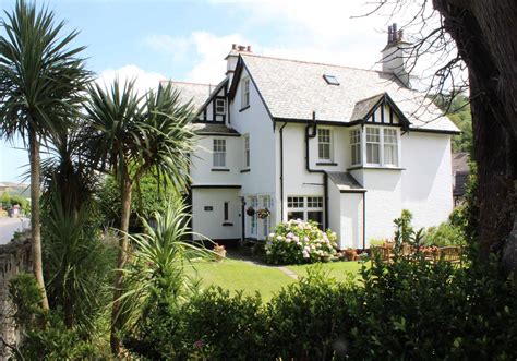 Longmead House Bed And Breakfast In The Best Location