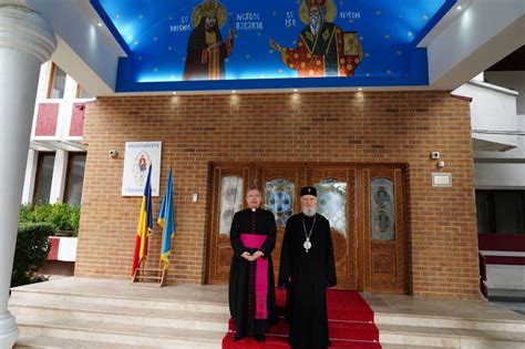 MITROPOLITUL NIFON L A PRIMIT PE REPREZENTANTUL NUNȚIATURII APOSTOLICE DIN BUCUREȘTI