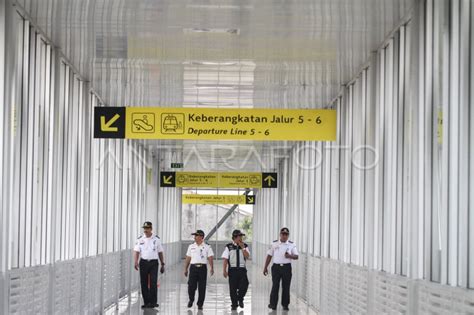 INTEGRASI ANTARMODA SKYBRIDGE SOLO ANTARA Foto