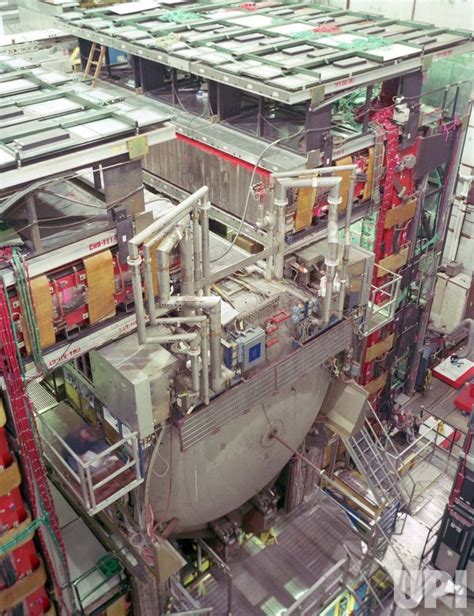 Photo Fermilab Accelerator Complex Accelerates Protons And Antiprotons Close To The Speed Of