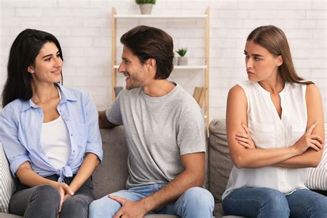 【別れ回避】温厚で優しい彼女を怒らせた…別れたくない時の対処法・謝り方・ngワード！ Lovema ラブマ