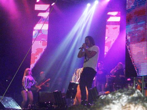 Blog Do Brito Wesley Safadão E Banda Garota Safada Levou Um Grande