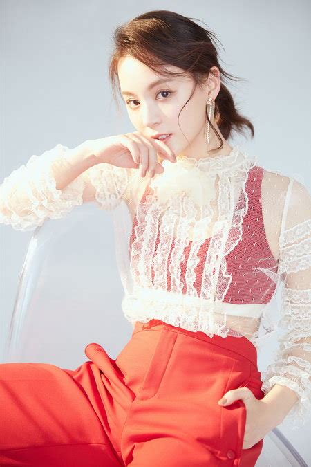 毛林林红蔷薇热播 再秀吸睛写真 搜狐娱乐