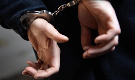 Stort Politiopbud På Havnen Psykisk Syg Mand Truede Med Håndgranat Thy Mors Ligeher Nu