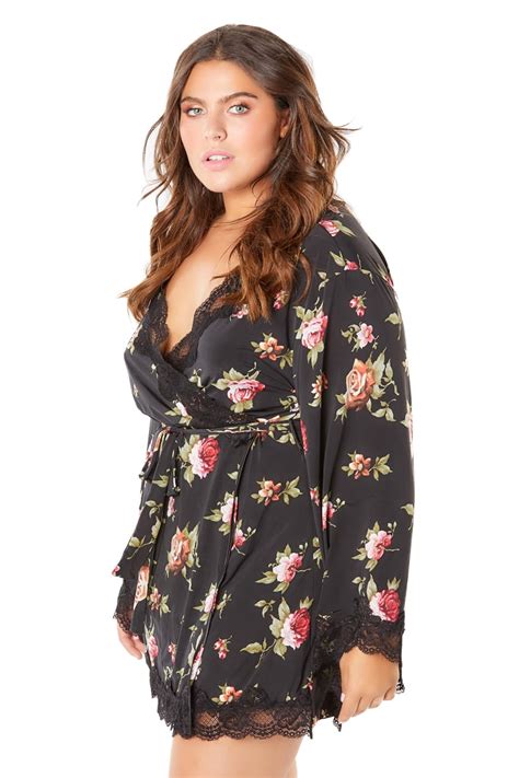 Oh La La Cheri Plus Size Reina Robe G String Set