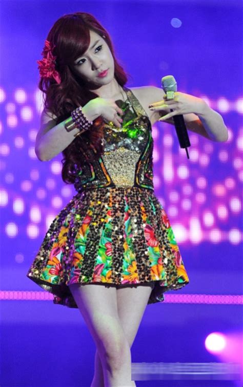 高清组图：少女时代tiffany梦想演唱会梦露上身 裙飞扬 搜狐滚动