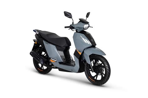 EICMA 2022 Peugeot Tweet 2023