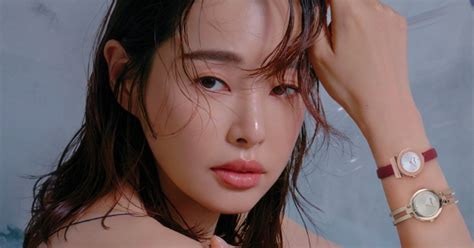 이하늬 시계 화보 공개 우아한 매력 폭발