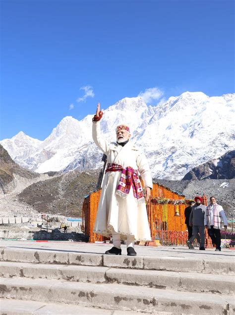 Pm Narendra Modi Visits Kedarnath Badrinath Offer Prayers Launches