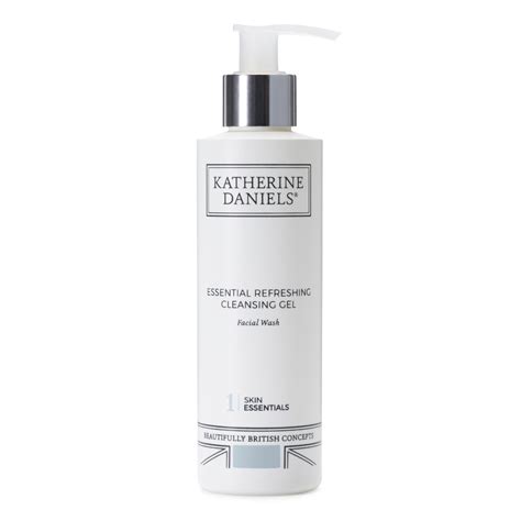 Essential Refreshing Cleansing Gel | Little Luxury