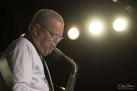 Paul Van Kemenade Geeft Een Rondje