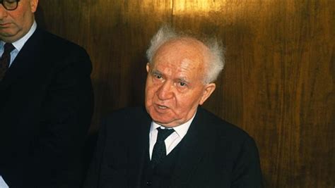 كان دمويًا وورث مدرسة العدوانية لشارون ونتنياهو من هو بن جوريون أول رئيس وزراء إسرائيلي؟