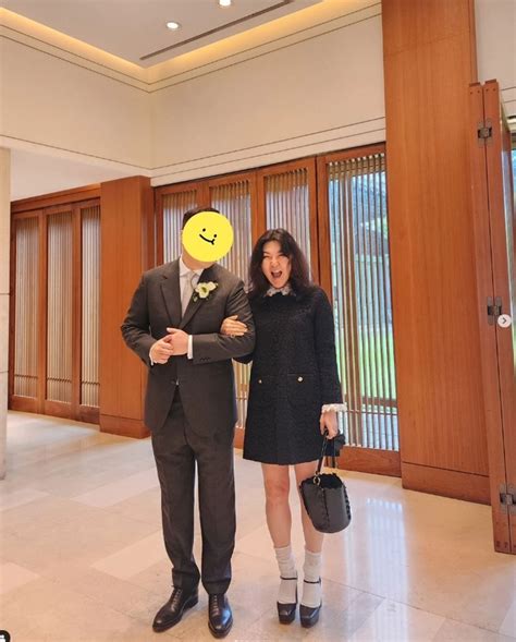 한혜연 14kg 살 빼고 유지 중인 근황가녀린 몸매 하객룩 공개 손에 잡히는 뉴스 눈에 보이는 뉴스 뉴스엔