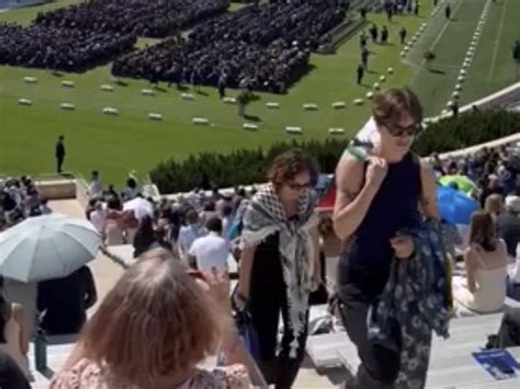 Jerry Seinfeld Booed By Anti Israel Protesters Who Walk Out Of His Duke