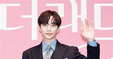 슈퍼히어로로 변신할 이준호 초대형 전광판 서포트 플러스타