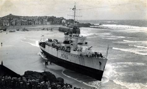 Rn Minesweeper Hms Wave · Abandoned Ships Navy