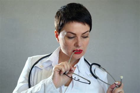 Portrait Of A Beautiful And Female Doctor In A Hospital Stock Image Image Of Emergency Female