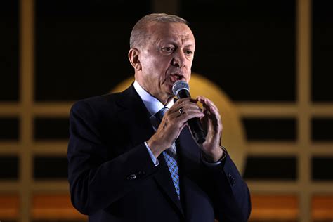 أردوغان يدعو الأتراك إلى الوحدة بعد فوزه في الانتخابات الرئاسية