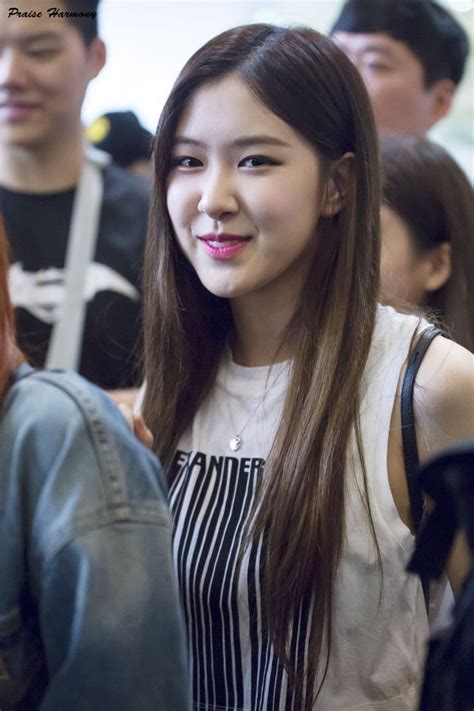 Pin Oleh Maturot Tansomrot Di Bplink Lalisa Manoban Kim Jennie
