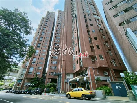 【台中北屯】文心路四段｜文心威秀．邊間高樓層採光兩房 小林法拍