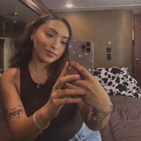 Phanie 🦋s Postlemon8