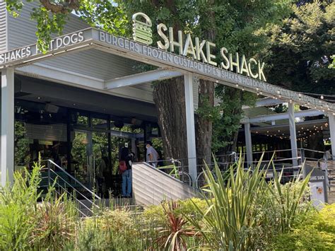 カレーですよ5055（神宮前 シェイク シャック Shake Shack 外苑いちょう並木店）本日発売！魯珈の齋藤店主監修「カレーシャック