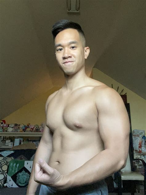 Bicep Flex R Gaybrosgonemild