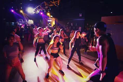 超级猩猩团课团团课团课大山谷图库