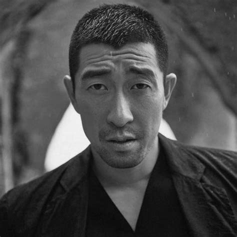 男生伤感失落孤独头像图片，打造完美忧郁形象 男生头像 我爱你头像网