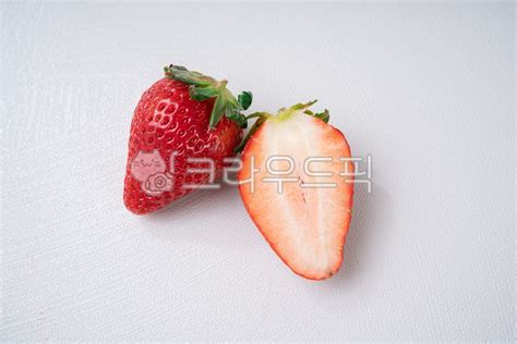 Strawberry 딸기 Food 음식 Fruit 사진 이미지 일러스트 캘리그라피 Wldudqkstjr작가