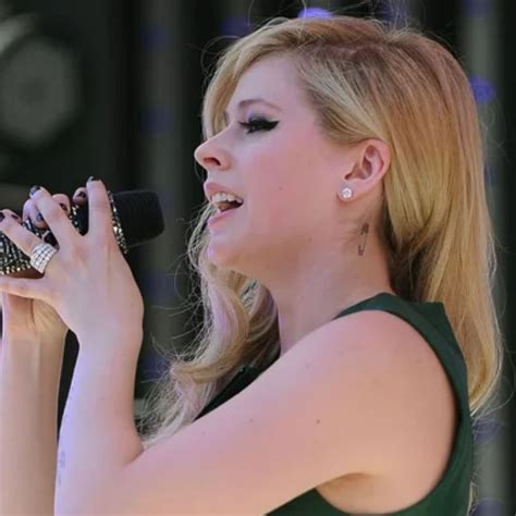 Çengelli İğne Dövmesi Anlamı Nedir Çengelli İğne Dövme Modelleri