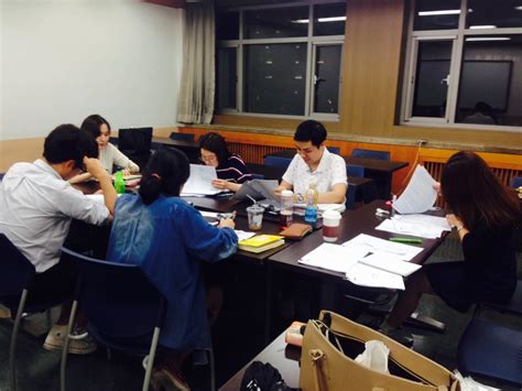 한국외대 정보기록학과 학생회 지난주 목요일에 학생회 스터디에는 신입생 31기 양소현 선생님이 참관을
