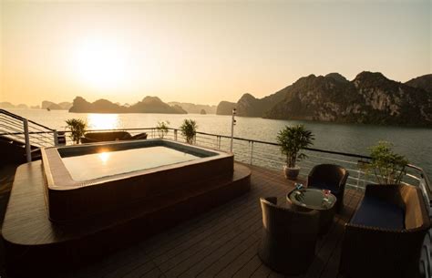 Au départ de Hanoi croisière de jours dans la baie de Lan Ha étoiles GetYourGuide
