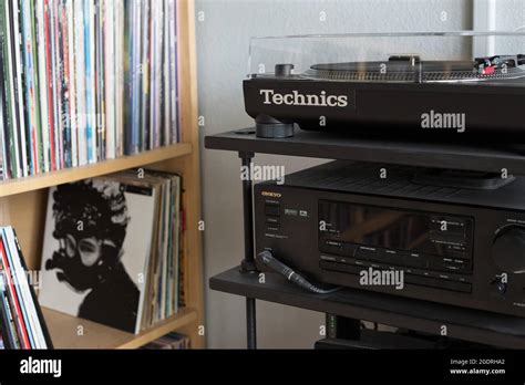 Technics Record Player Hi Res Stock Photography And Images Alamy