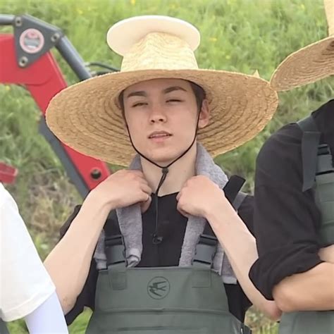 Pin By Maddie On Svt Seventeen Vernon Fashion