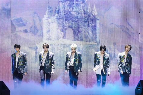 TXT 데뷔 첫 스타디움 LA공연 성료32개국 라이브뷰잉 더한 북미투어 피날레 전자신문