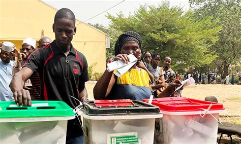 Eleições Na Nigéria Marcadas Por Atrasos O País A Verdade Como Notícia