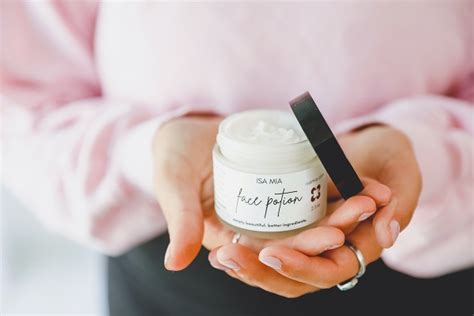 Free Isa Mia Face Potion Sampleberry