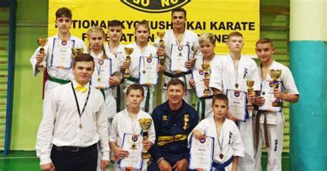 Каратисти з Полтавщини завоювали десять медалей на Відкритому чемпіонаті України • Карате