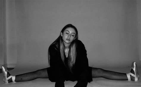 Ntu Graduate Festival 24 Lily Cole