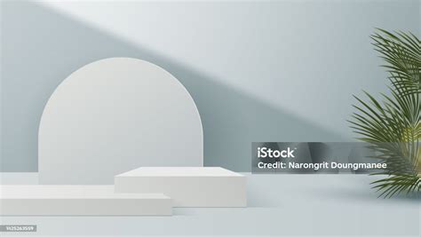 파란색 연단은 화장품 브랜딩 및 포장 프리젠 테이션을위한 추상적 인 빛과 잎의 최소한의 배경 제품 표시 장면을 표시합니다 잎